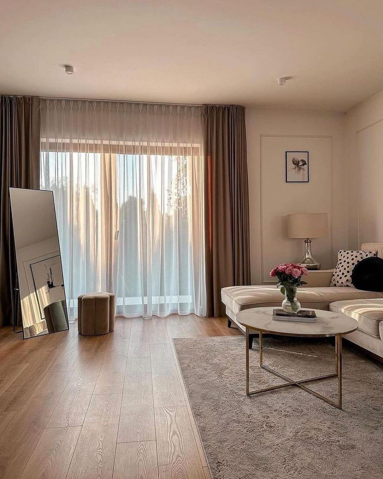 Reflecting Style: Mastering the Art of Decorating with Mirrors in Your ...