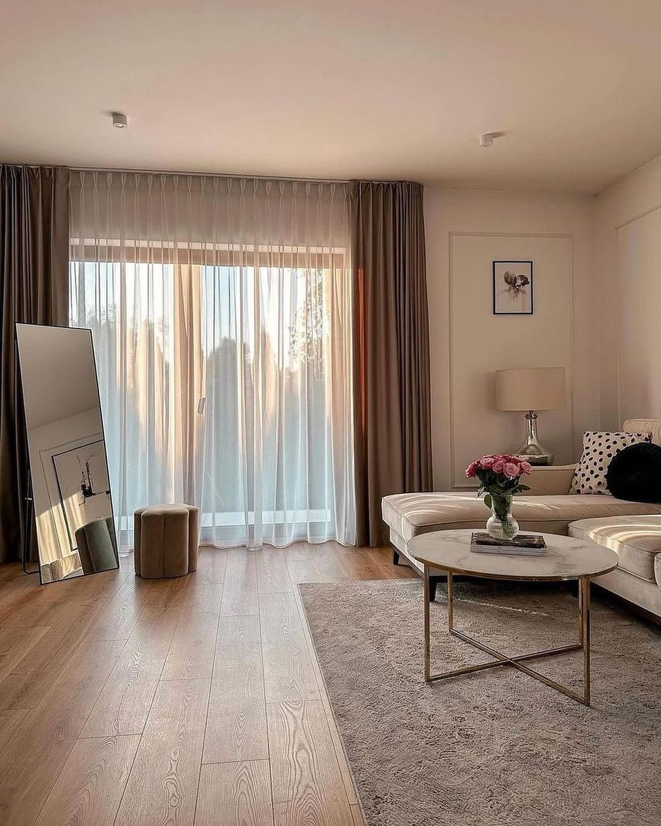 Reflecting Style: Mastering the Art of Decorating with Mirrors in Your ...