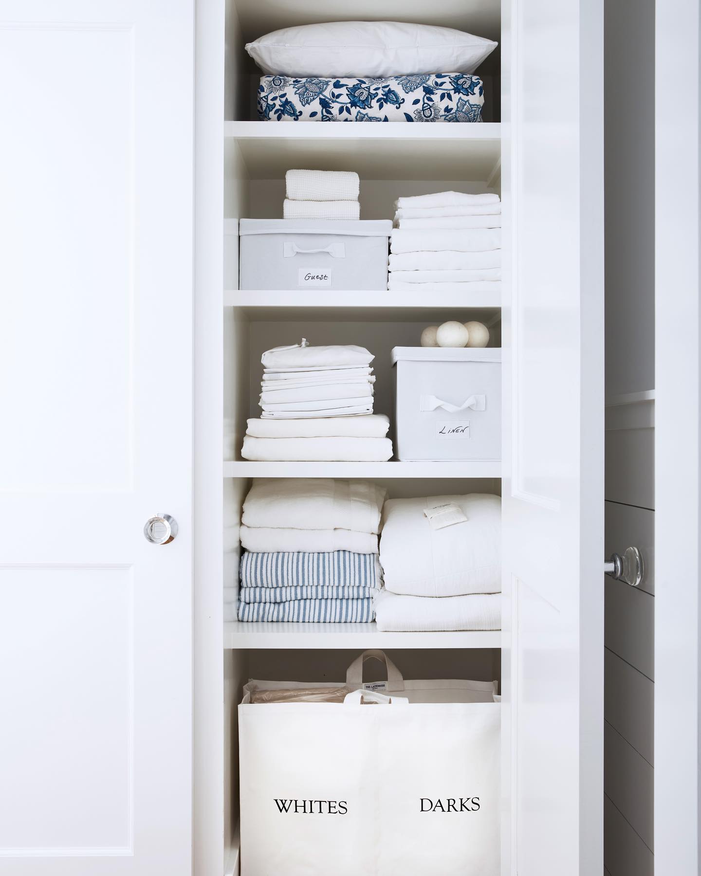 Maximize Your Space: 27 Chic Narrow Linen Closet Organization Ideas ...