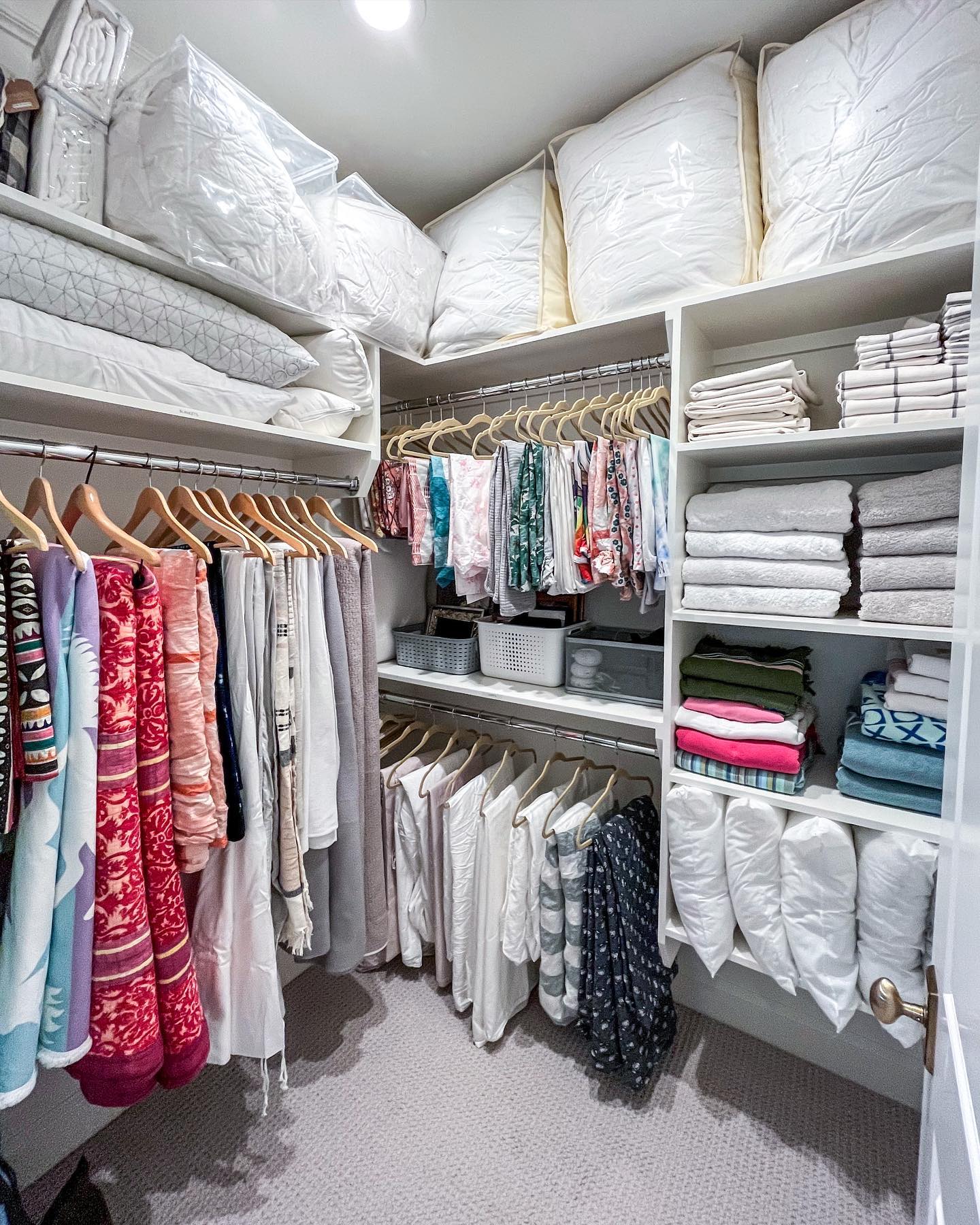 Top 29 Large Linen Closet Organization Strategies for Modern Homes ...