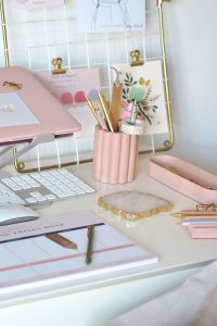 41 Must-Have Desk Accessories: Elevate Your Workspace Aesthetics ...