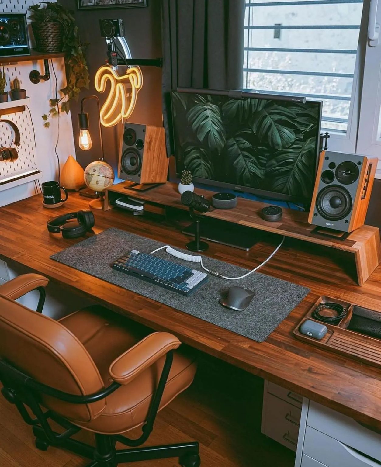 Top 32 Desk Chair Designs 2025 - Embrace Style & Comfort - placeideal.com