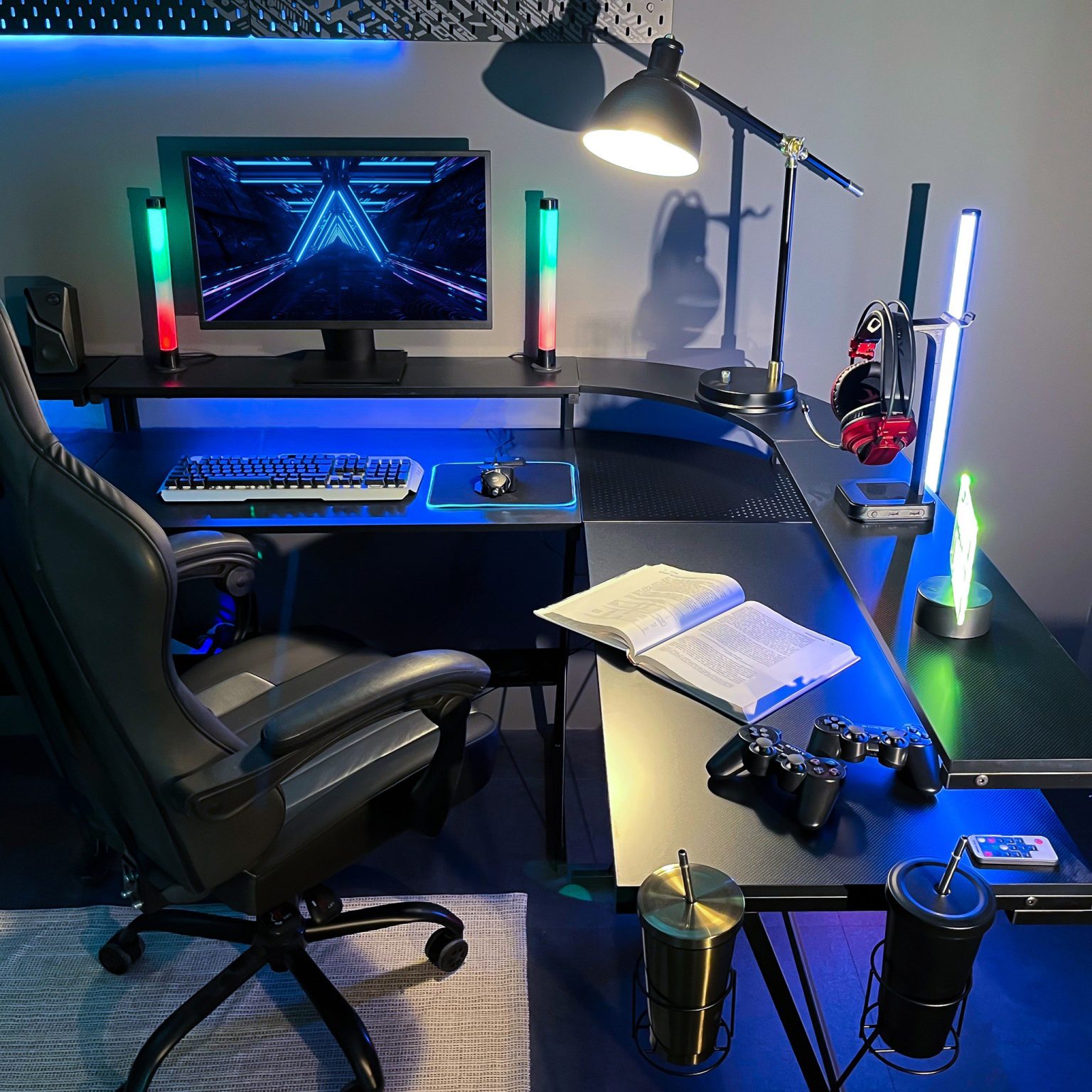 Explore 38 Gaming Desk Designs: Top Trends and Layouts - placeideal.com