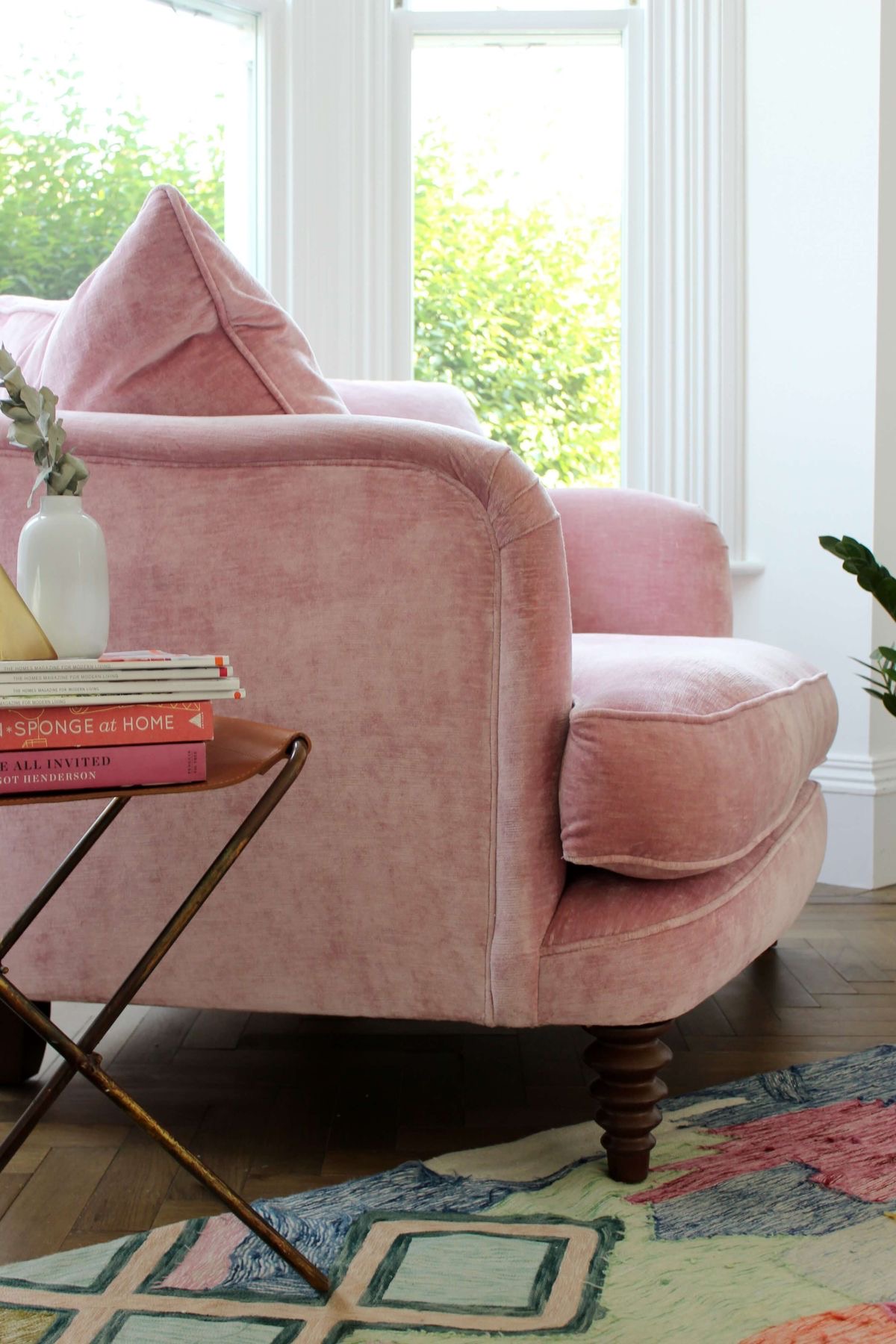 Explore 28 Pink Chair Styles 2025: Chic Comfort Meets Modern Decor ...
