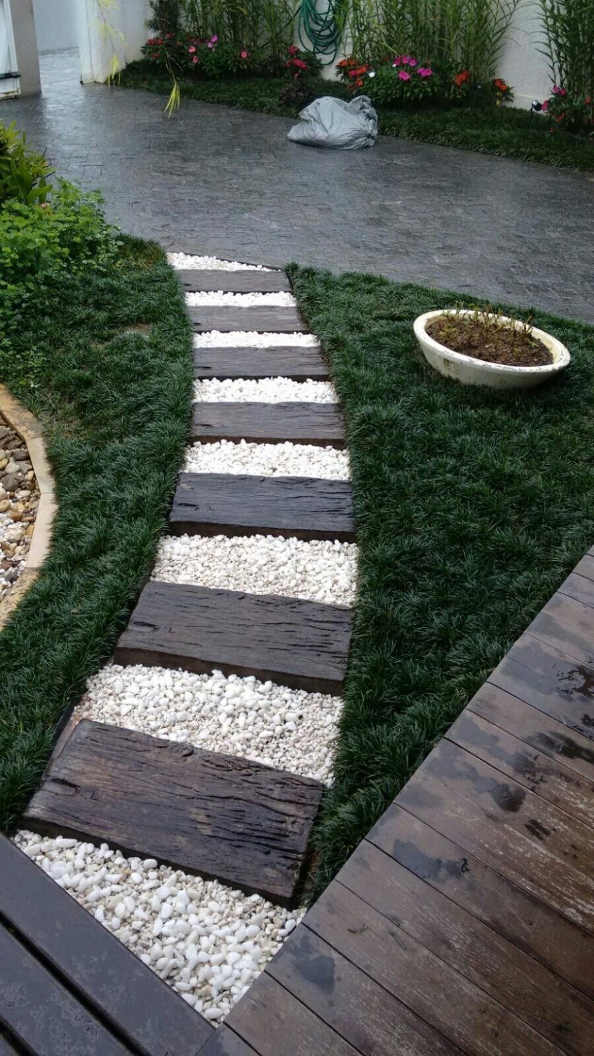 Explore 57 Front Walkway Ideas 2025: Transform Your Home Entryway ...