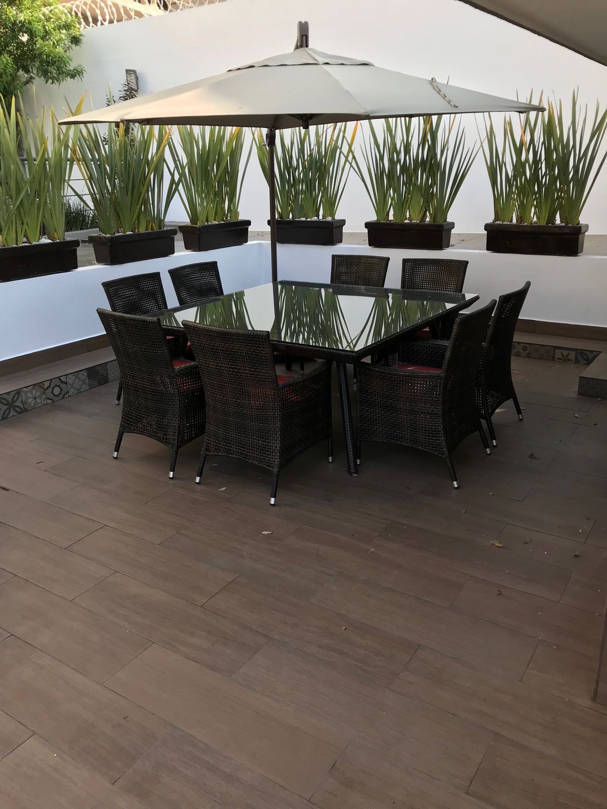 Discover Top 26 Glass Patio Table Styles for 2025 - Outdoor Elegance ...