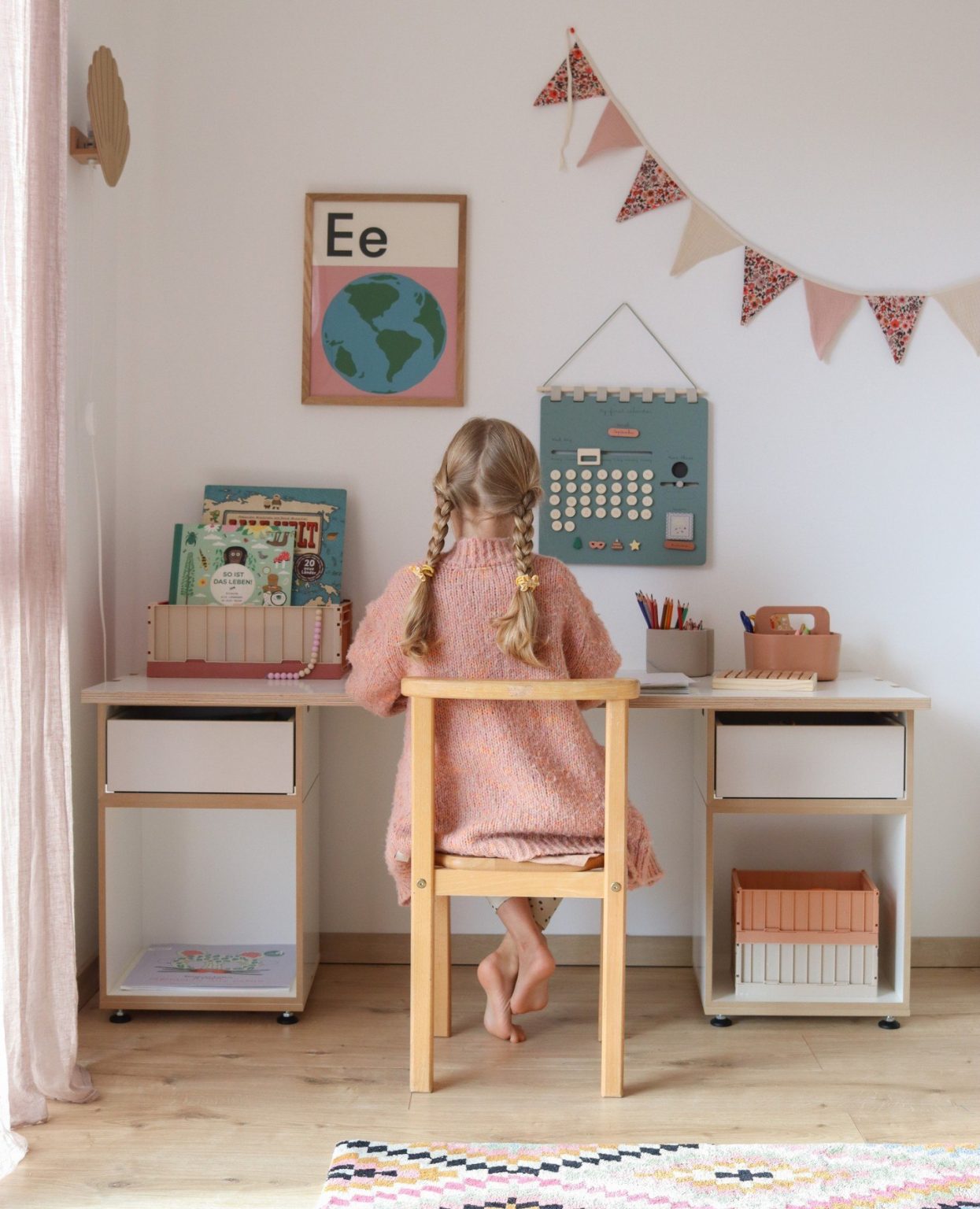 34 School Desk Designs: Inspire Learning with Style - placeideal.com