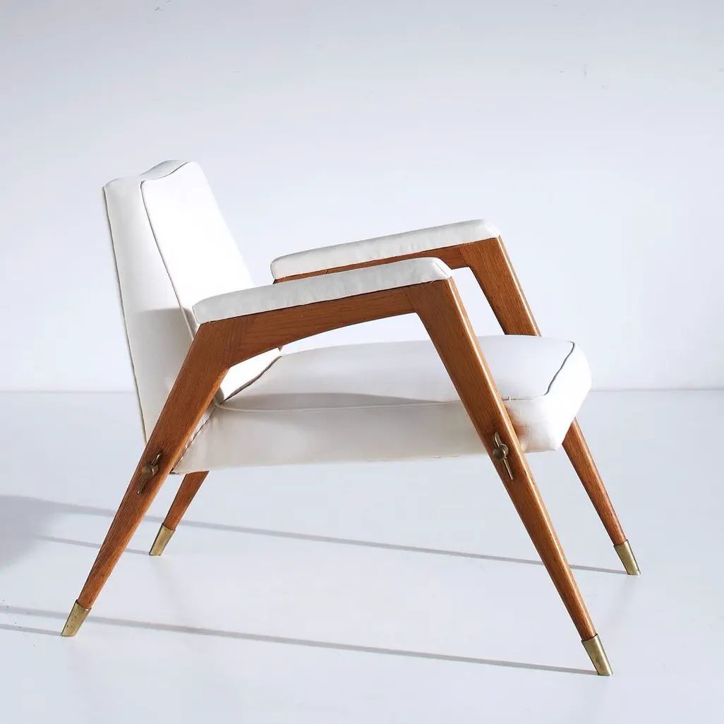 29 Vintage Chair Styles for 2025: Merge Timeless Elegance & Modern ...