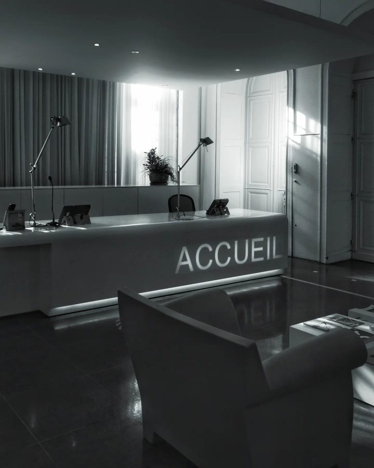 41 Front Desk Designs: Innovate Your Welcome Space - placeideal.com