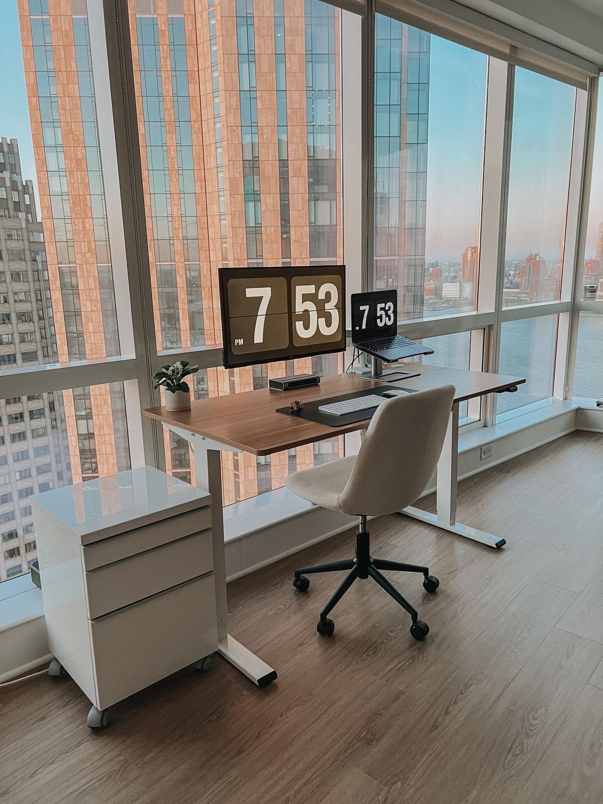 37 Electric Desk Designs 2025: Elevate Your Home Office Now ...