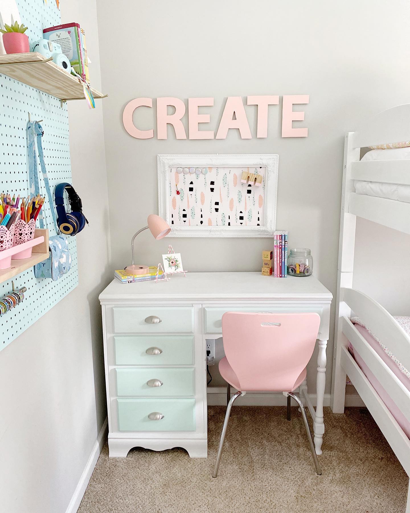 34 School Desk Designs: Inspire Learning with Style - placeideal.com
