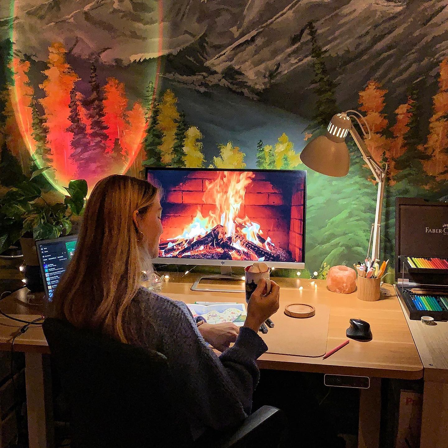 37 Electric Desk Designs 2025: Elevate Your Home Office Now ...