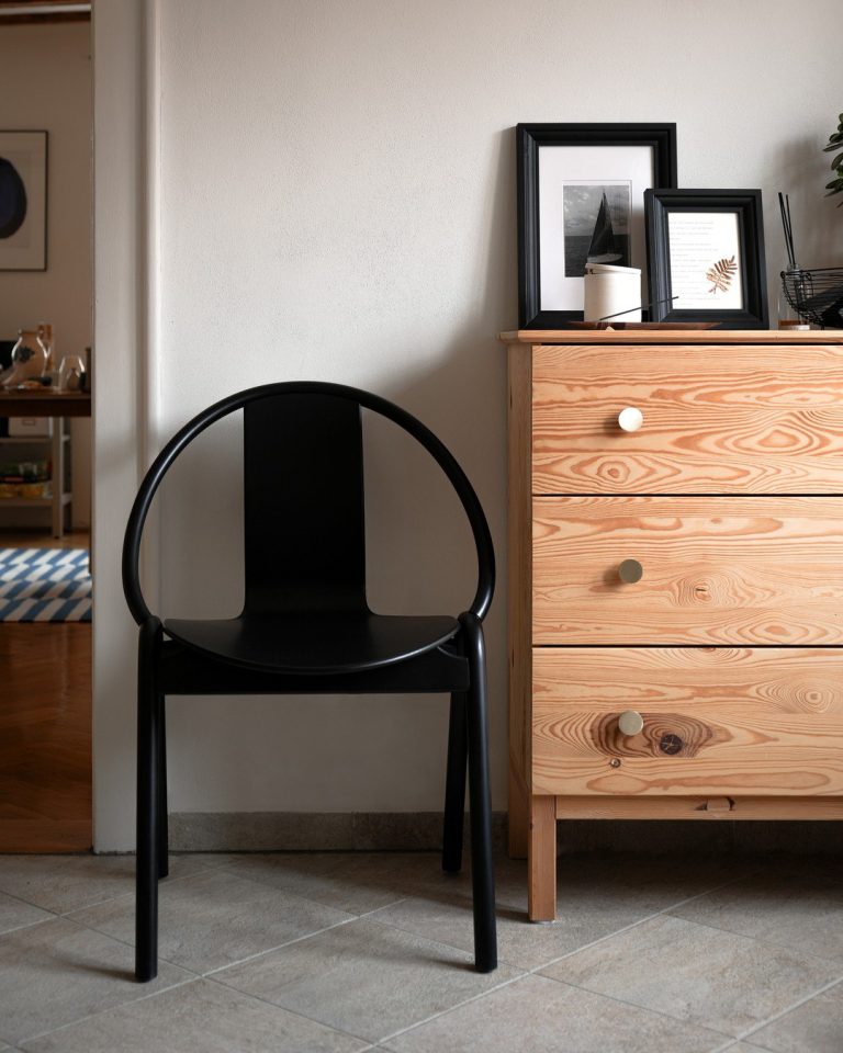 Top 30 Black Accent Chair Styles 2025: Chic & Versatile Designs ...