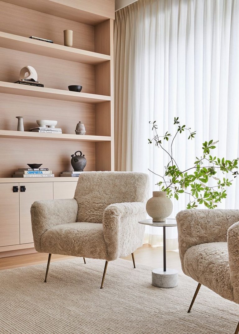 Discover 33 Trendy Chairs for Your Living Room 2025 - Ultimate Comfort ...