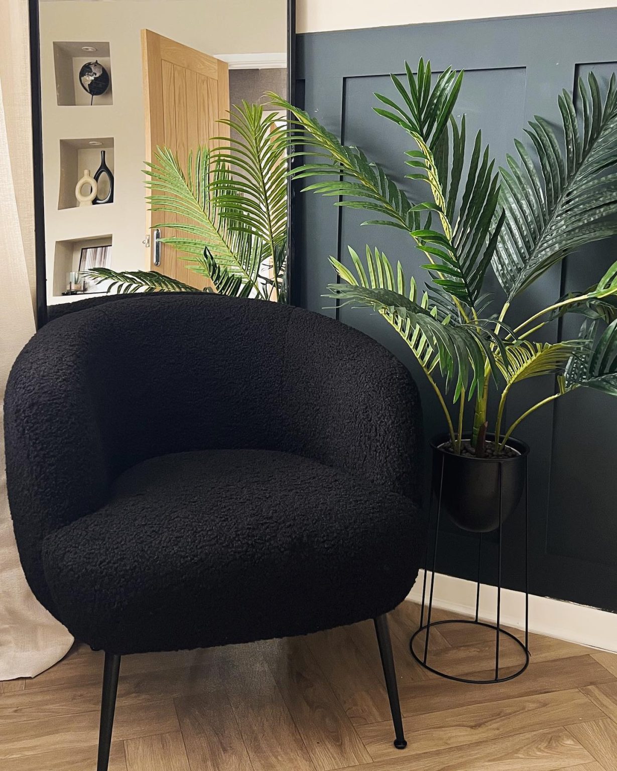 Top 30 Black Accent Chair Styles 2025: Chic & Versatile Designs ...