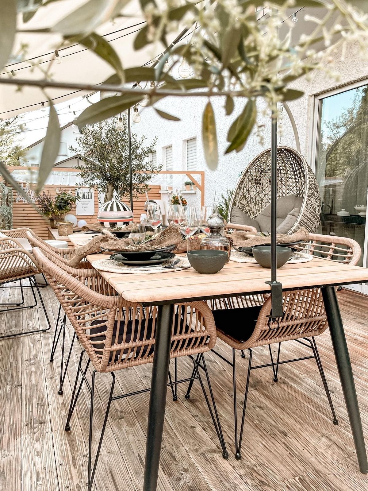 Top 31 Patio Table Styles 2025 - Modern Outdoor Dining Inspiration ...