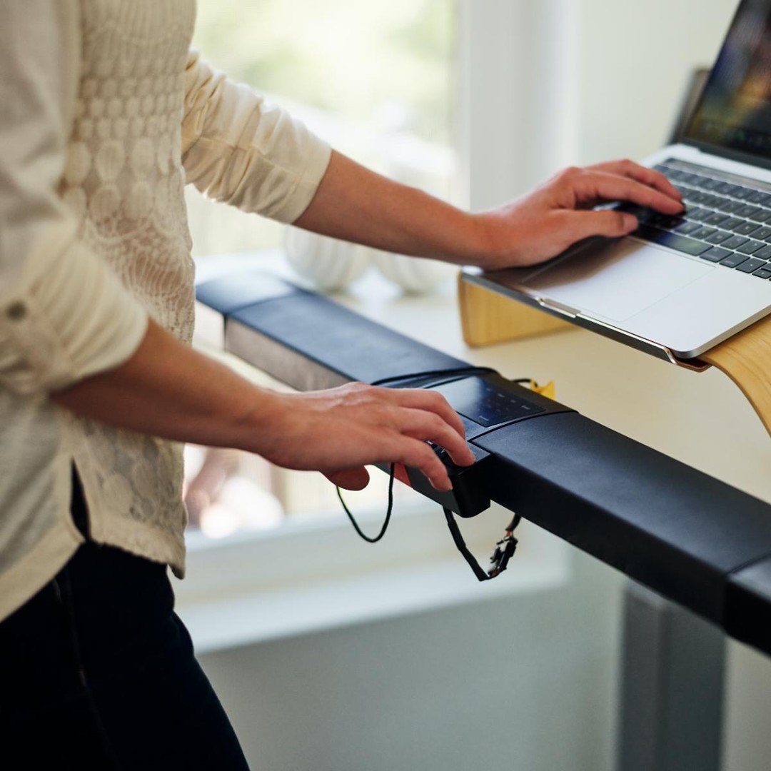 37 Electric Desk Designs 2025: Elevate Your Home Office Now ...