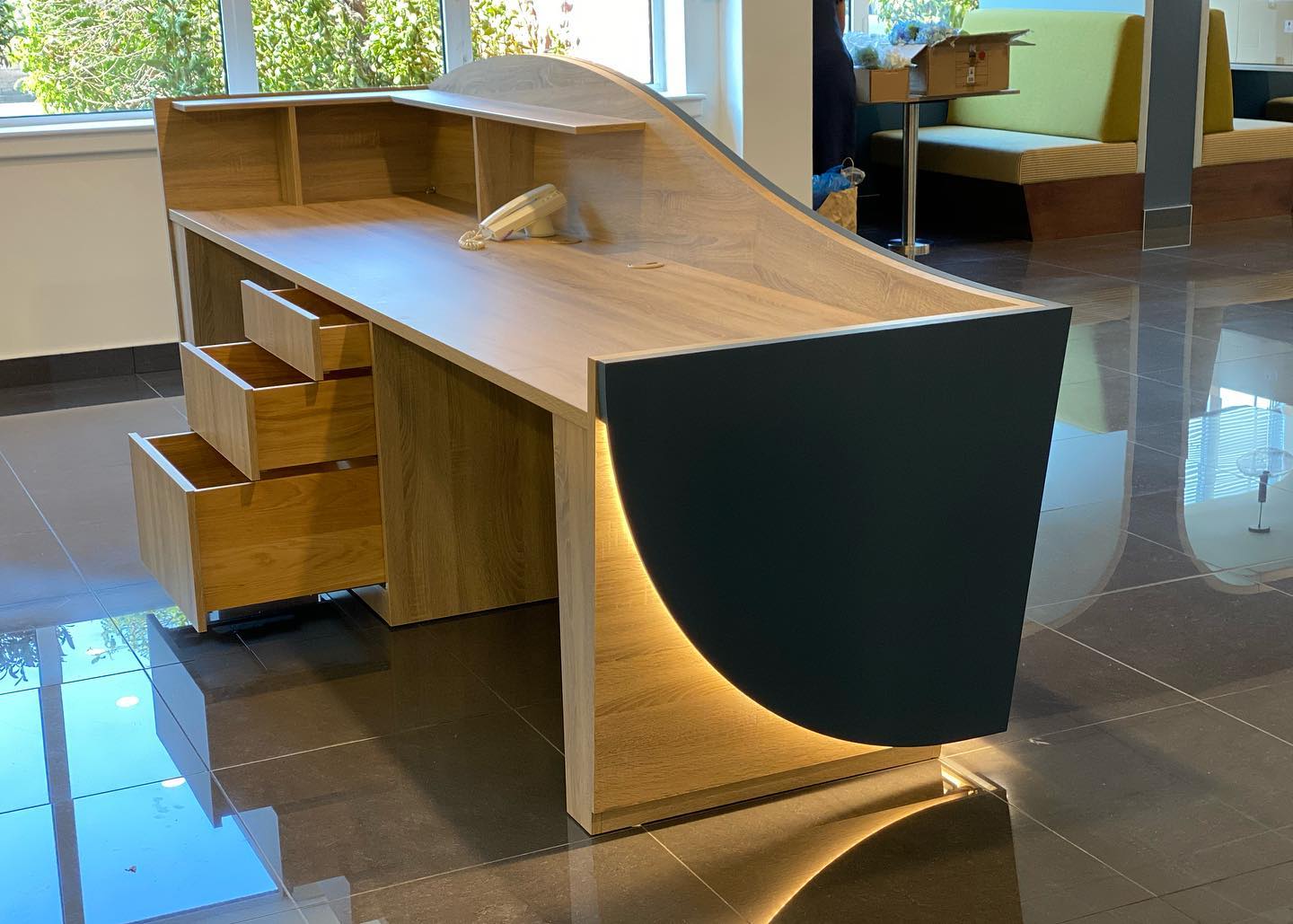 41 Front Desk Designs: Innovate Your Welcome Space - placeideal.com