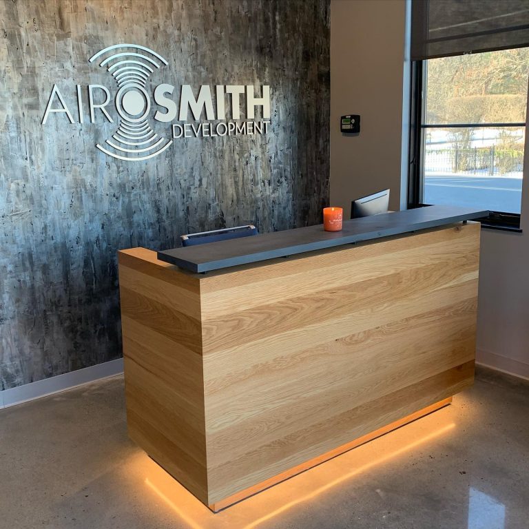 Discover 39 Trendsetting Reception Desk Designs - placeideal.com