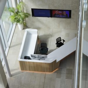 41 Front Desk Designs: Innovate Your Welcome Space - placeideal.com