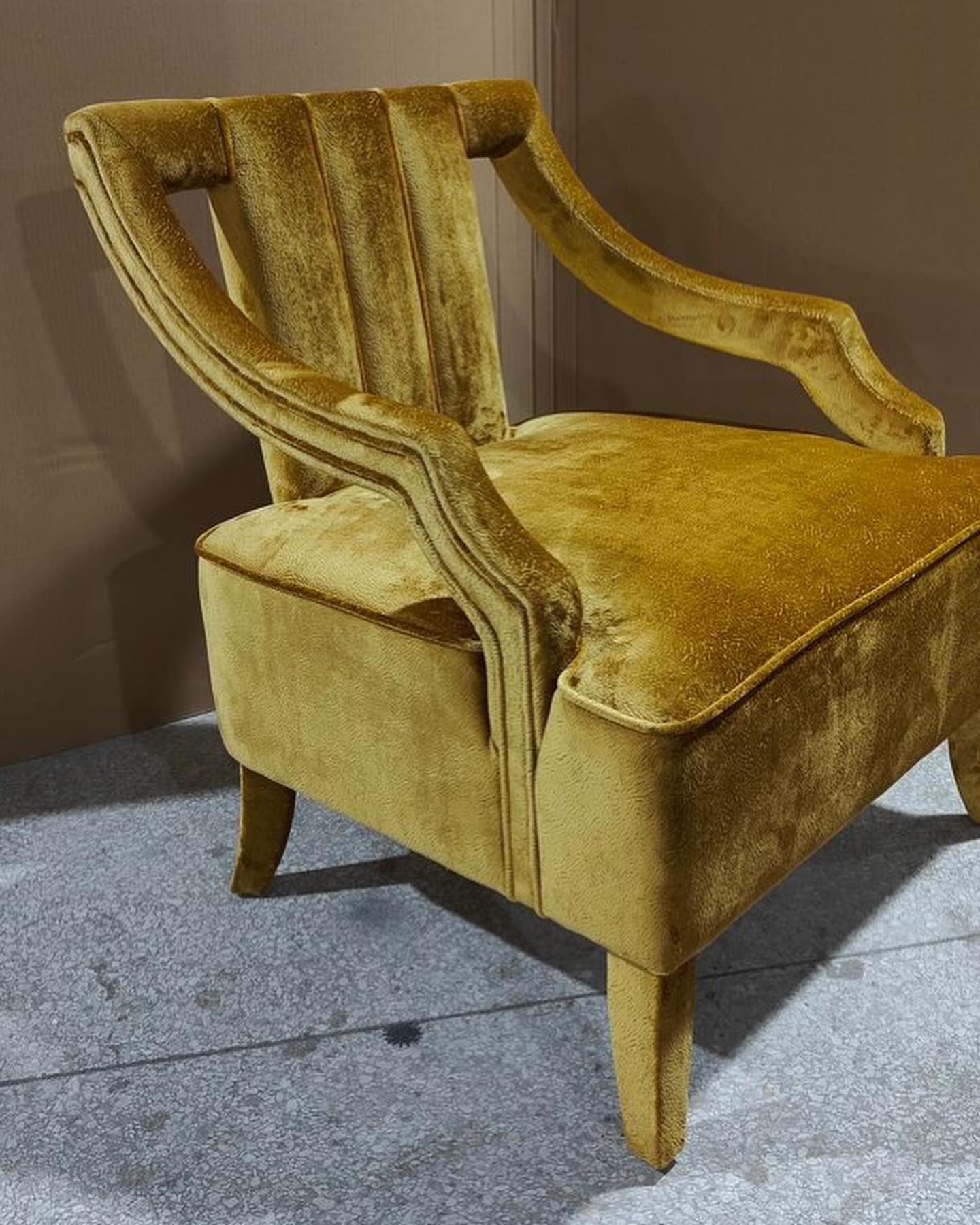 27 Velvet Chair 2025 Designs: Elevate Your Home with Luxury Seating ...