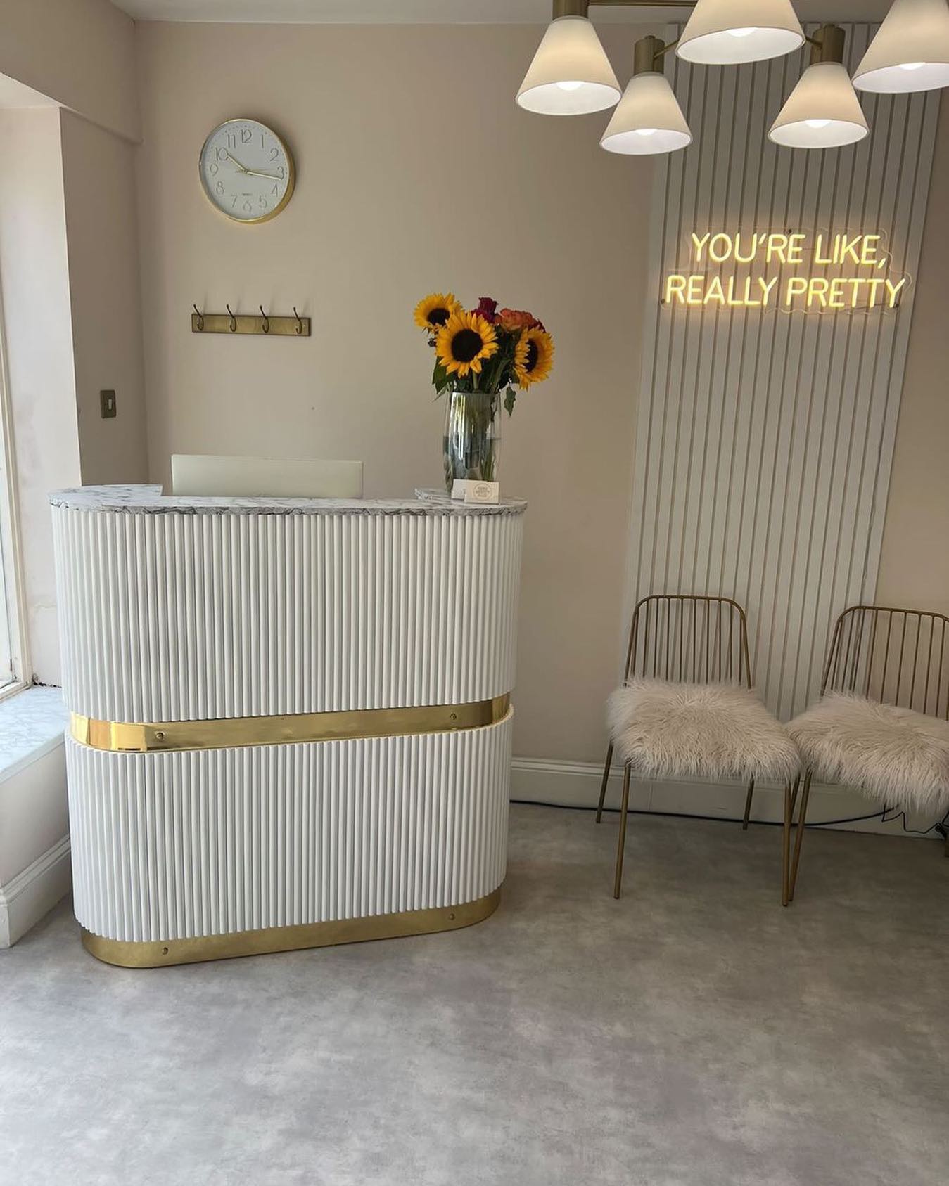 41 Front Desk Designs: Innovate Your Welcome Space - placeideal.com