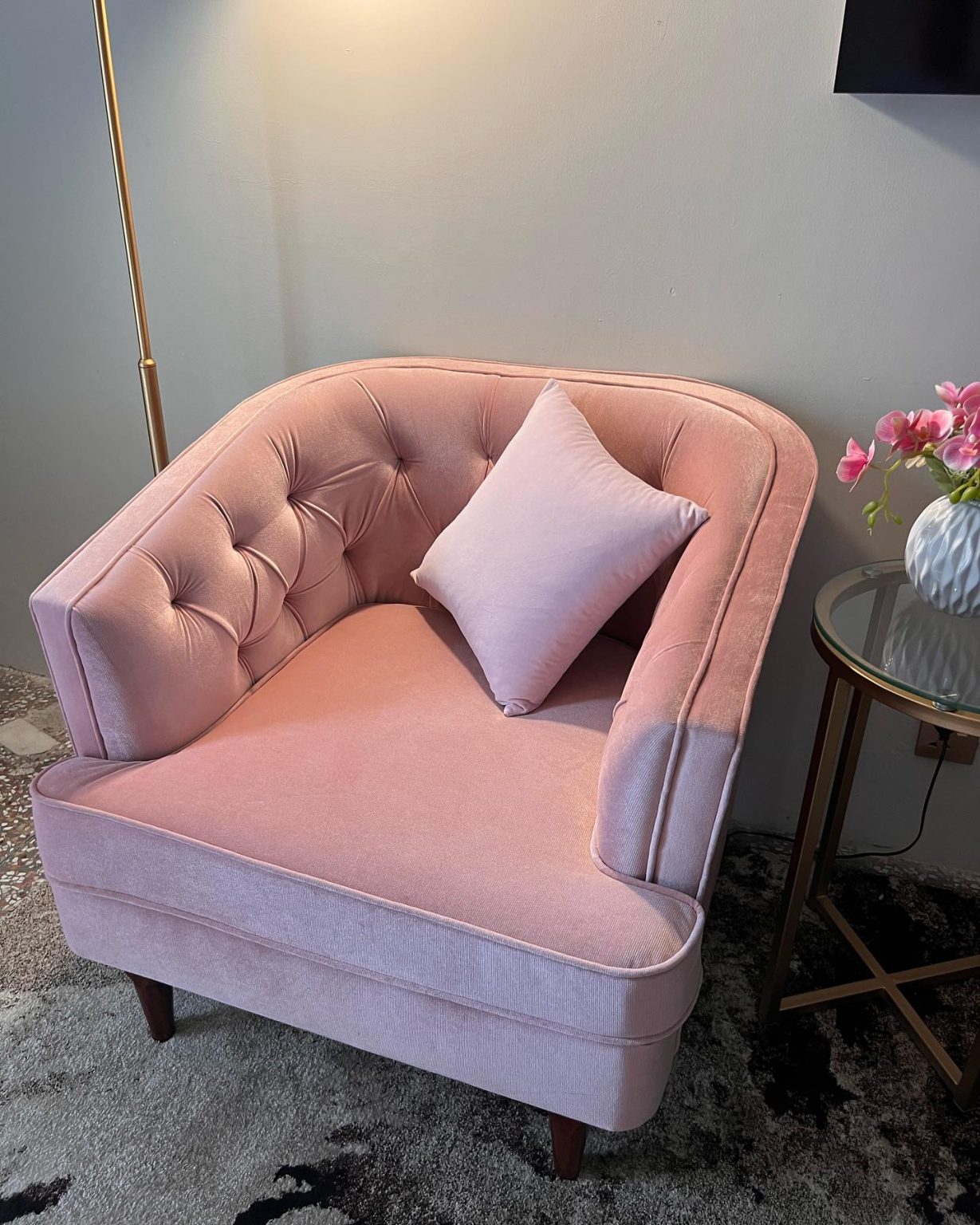 Explore 28 Pink Chair Styles 2025: Chic Comfort Meets Modern Decor ...
