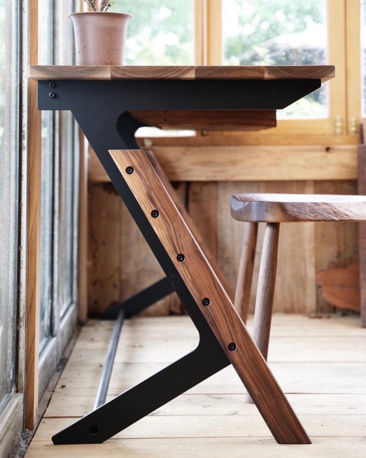 Explore Top 30 Wood Desk Designs for a Trendy 2025 Workspace ...