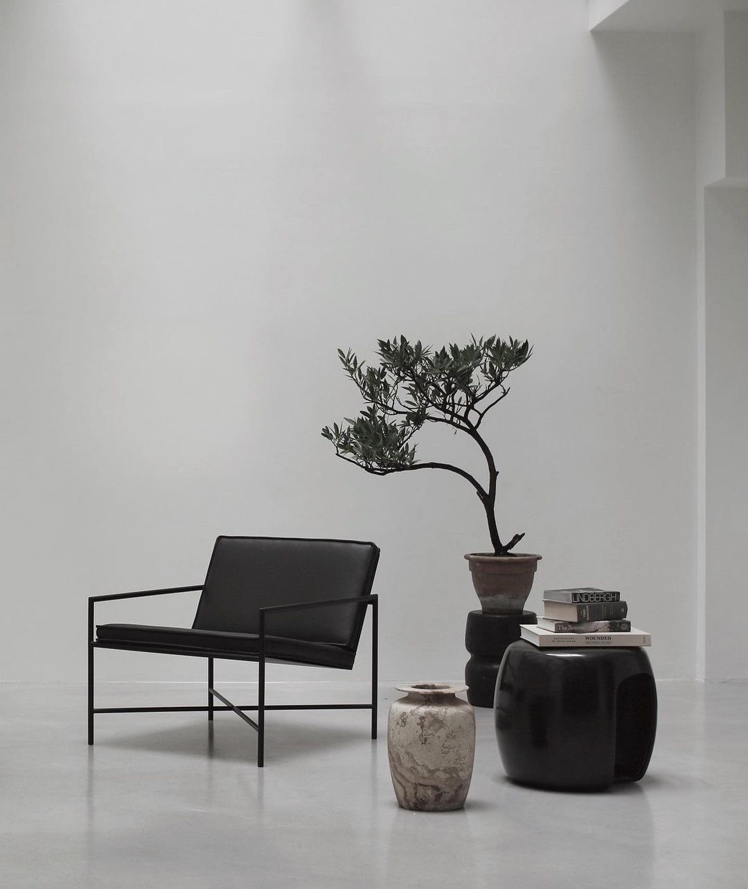 Top 30 Black Accent Chair Styles 2025: Chic & Versatile Designs ...