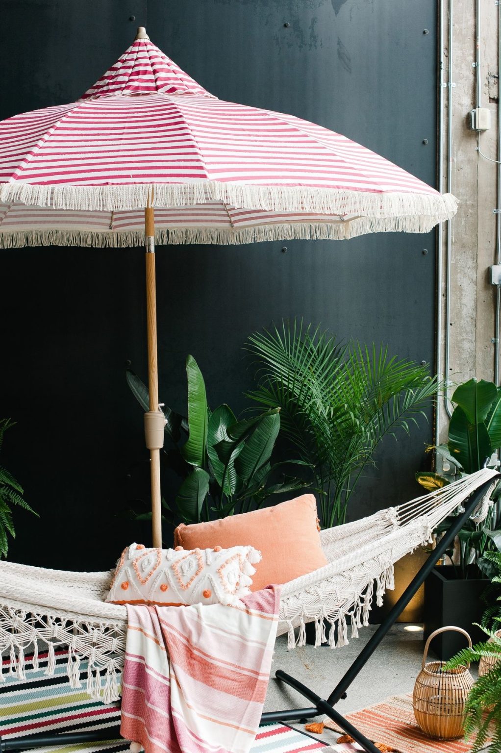Top 33 Patio Umbrella Designs 2025: Outdoor Elegance & Comfort ...