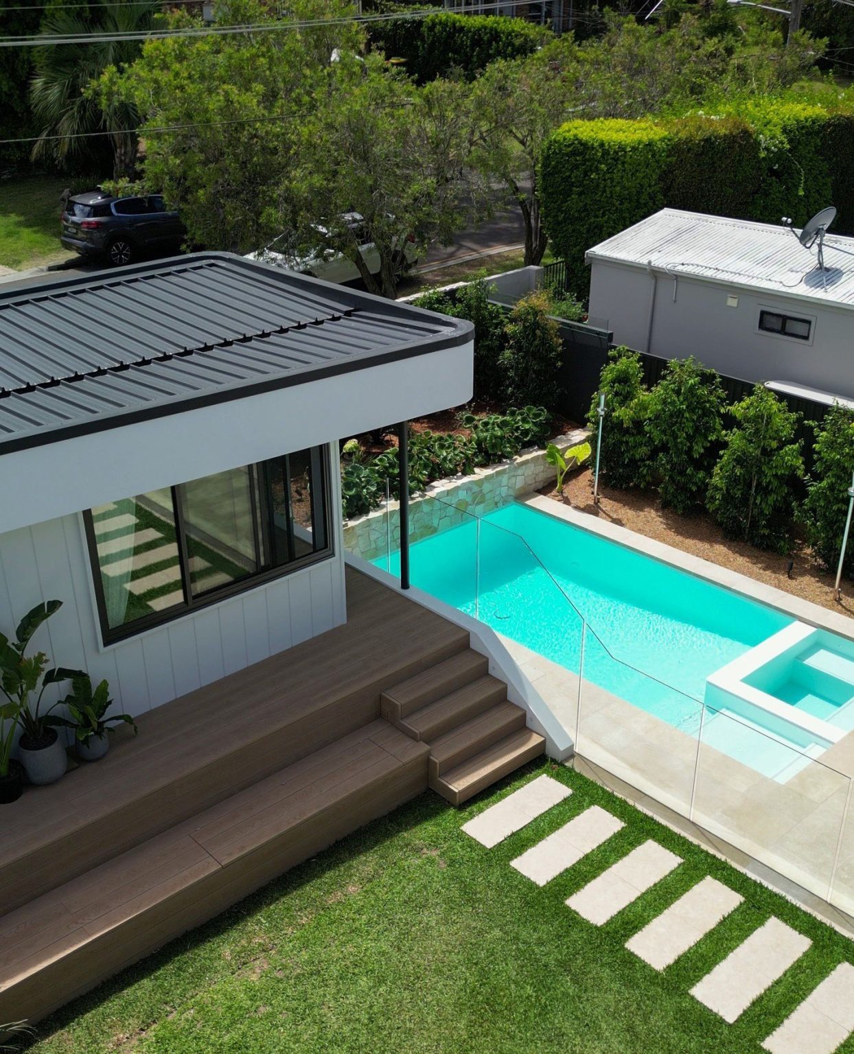 28 Pool Landscaping Ideas for a Serene Backyard Oasis | Enhance Your ...