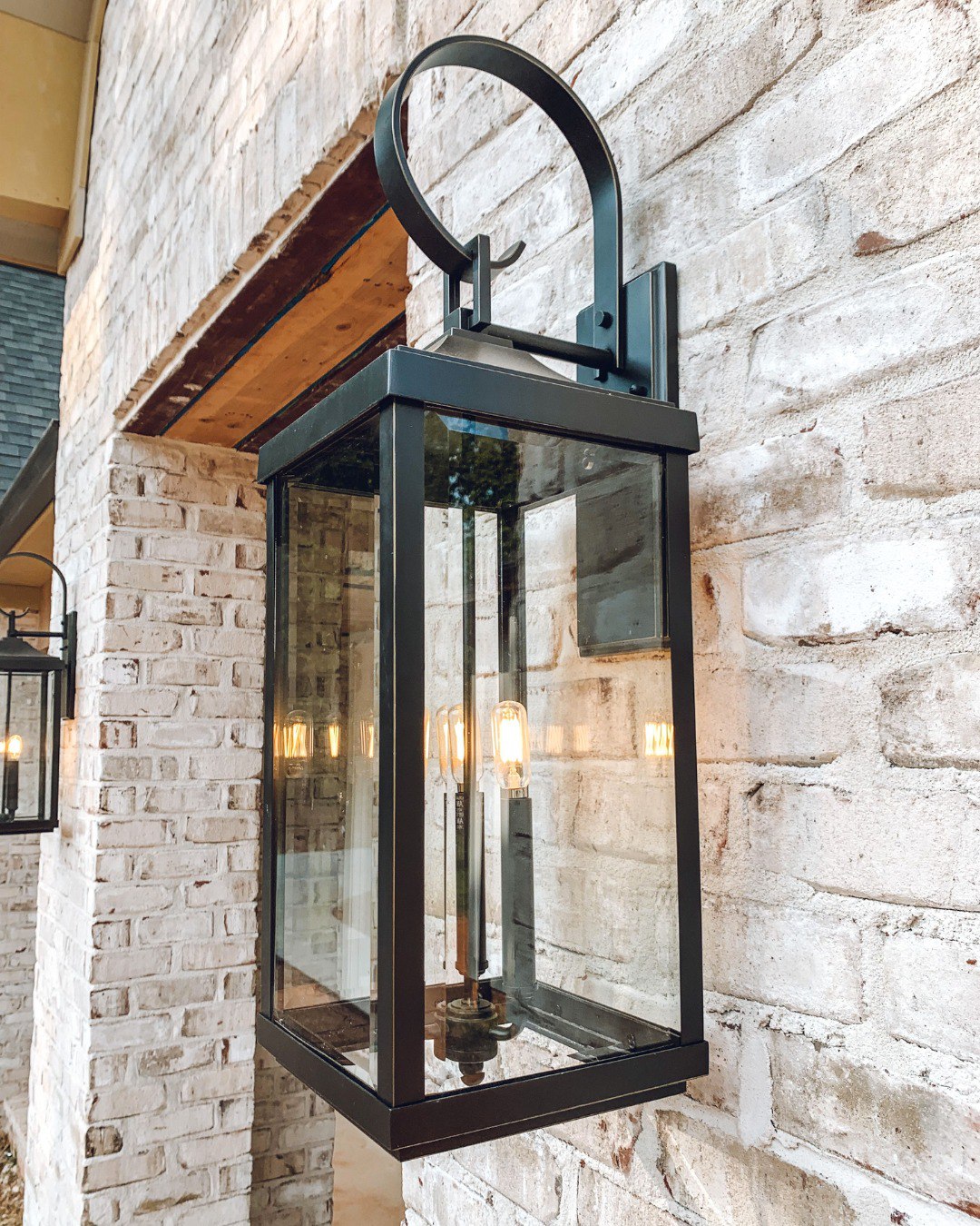 38 Outdoor Wall Lights: Enchanting Designs for Every Style - placeideal.com