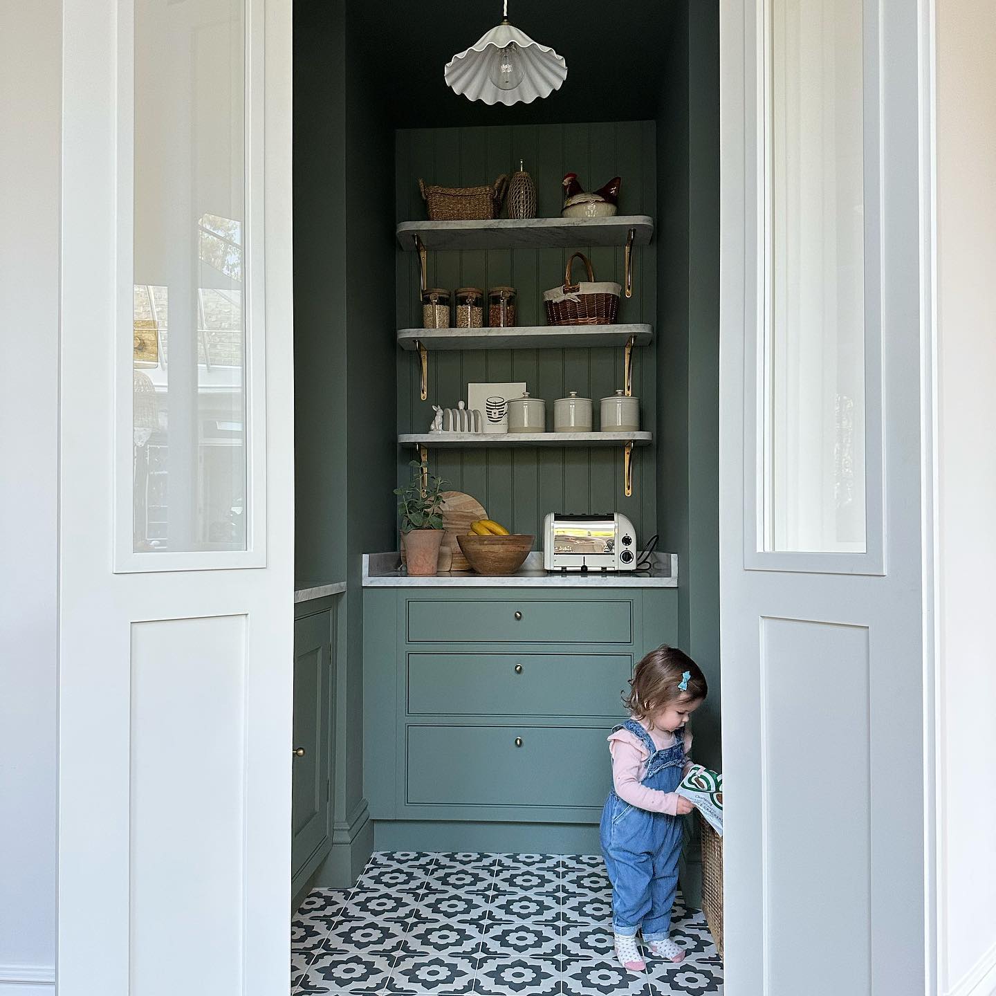 31 Small Pantry Ideas to Maximize Your Kitchen Space Efficiently ...
