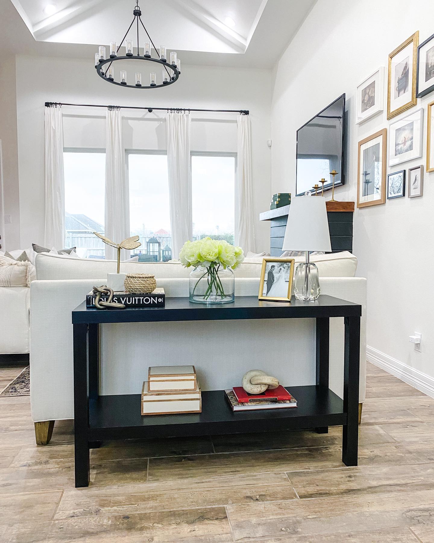 29 Sofa Table Decor Ideas to Transform Your Living Space Elegantly ...