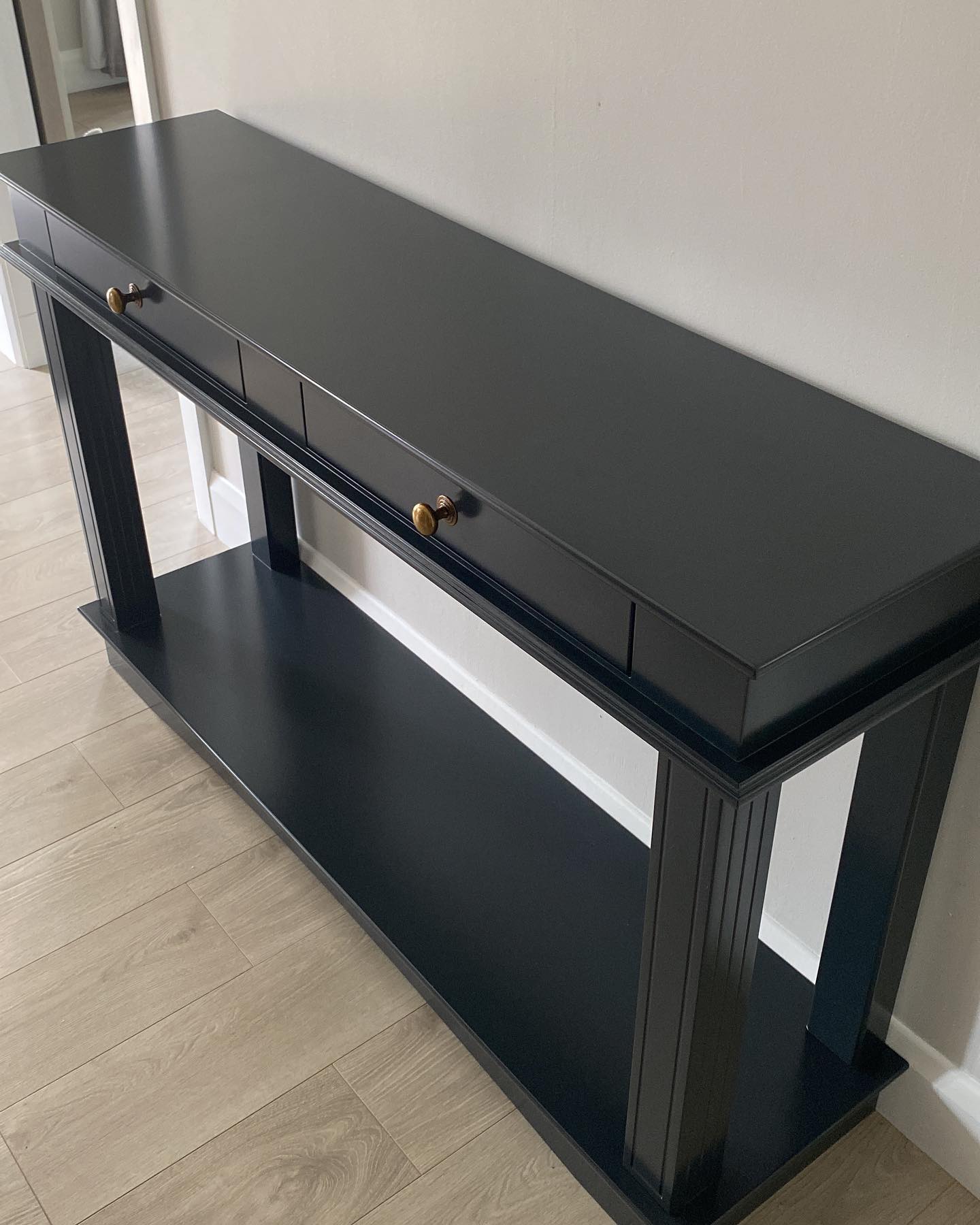 Top 35 Console Table Hallway Ideas for a Welcoming Home Entrance ...