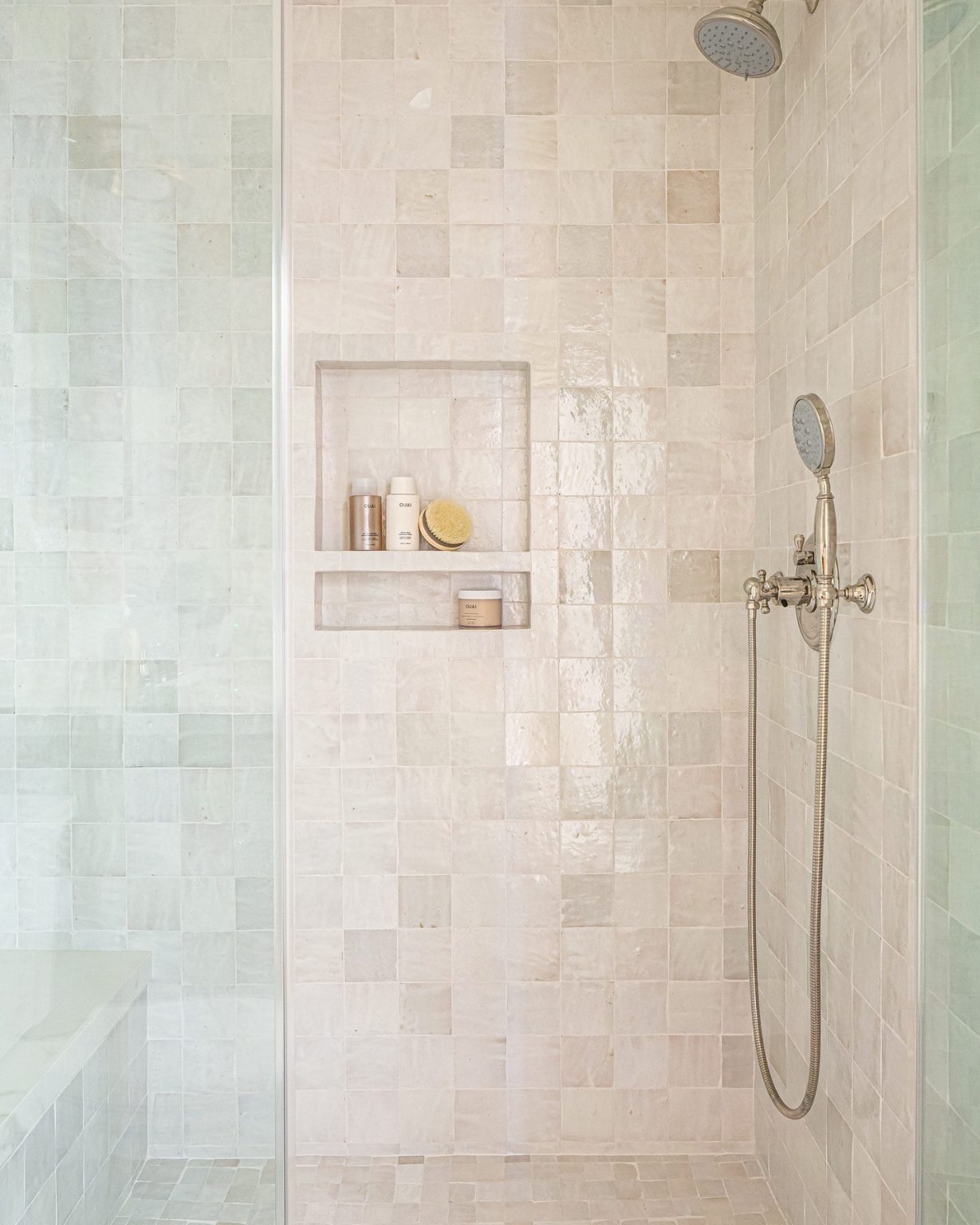 Unique Shower Tile Designs: 43 Inspirational Ideas for Your Bathroom ...