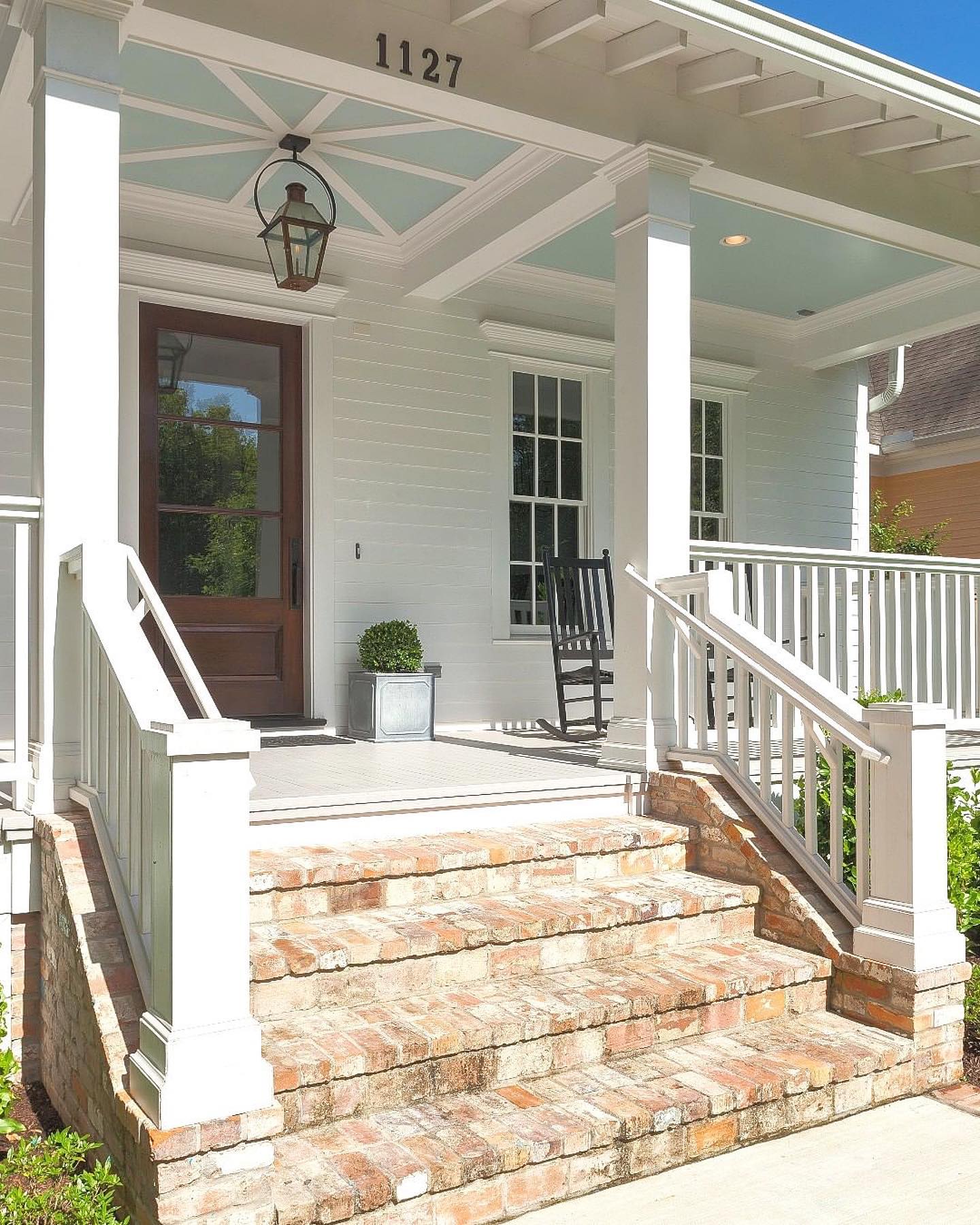 27 Front Porch Ideas to Elevate Your Home's Charm & Welcome - Get ...