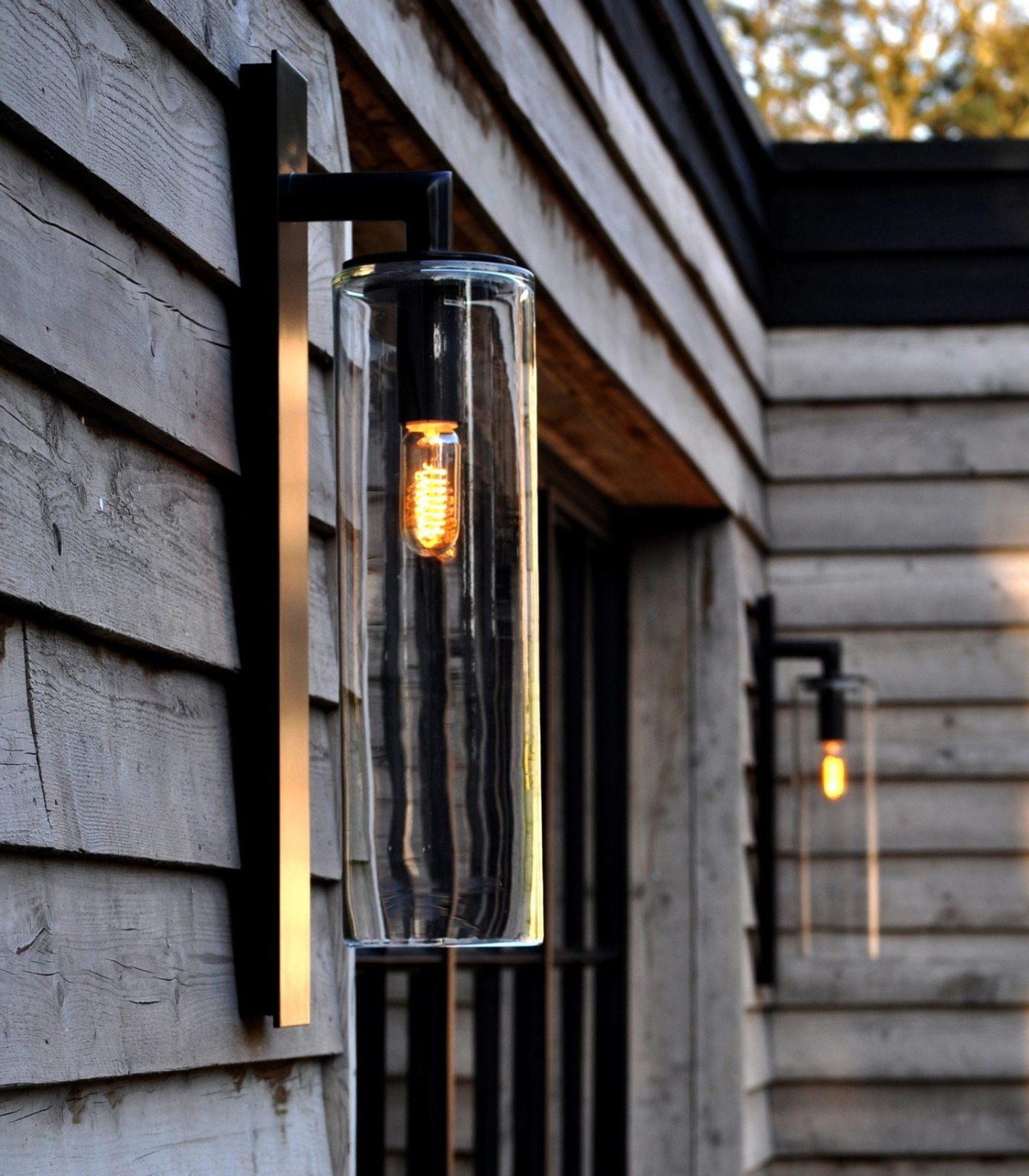 38 Outdoor Wall Lights: Enchanting Designs for Every Style - placeideal.com