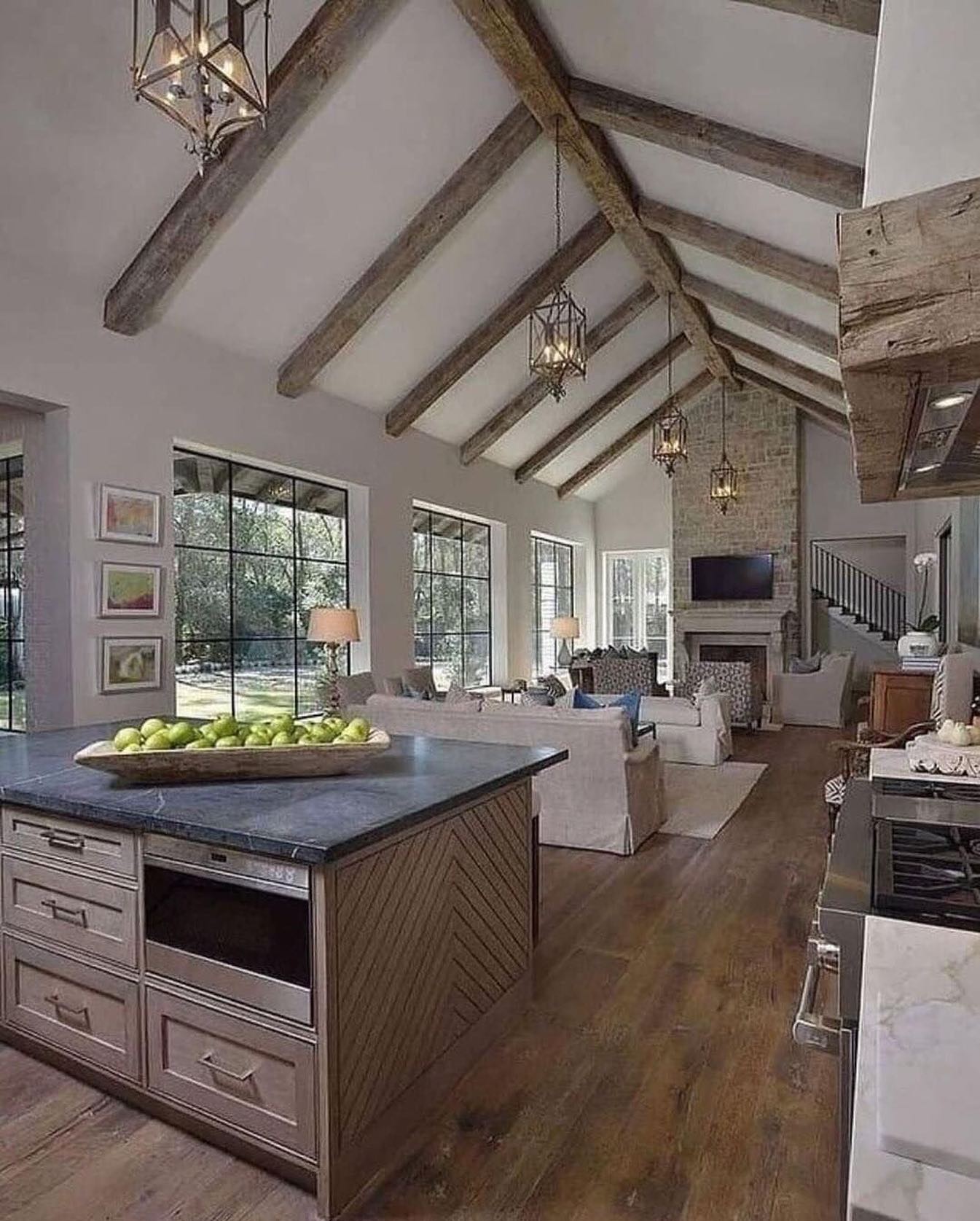 28 Farmhouse Kitchen Ideas for Every Style - Rustic to Modern Charm ...