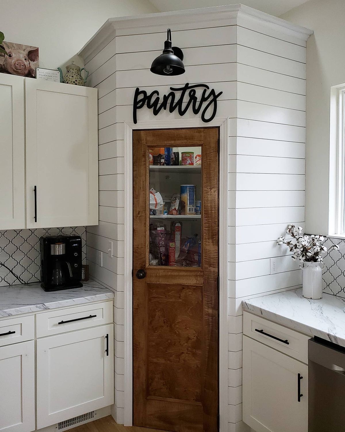 31 Pantry Door Ideas to Transform Your Kitchen with Style - placeideal.com