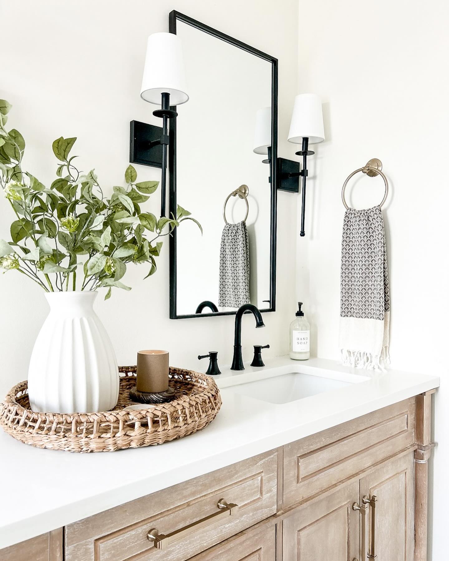 35 Inspiring Bathroom Counter Decor Ideas for a Stylish Retreat ...