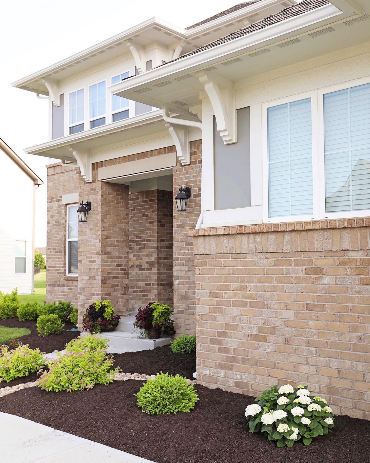 32 Front Yard Landscaping Ideas for Stunning Curb Appeal - placeideal.com