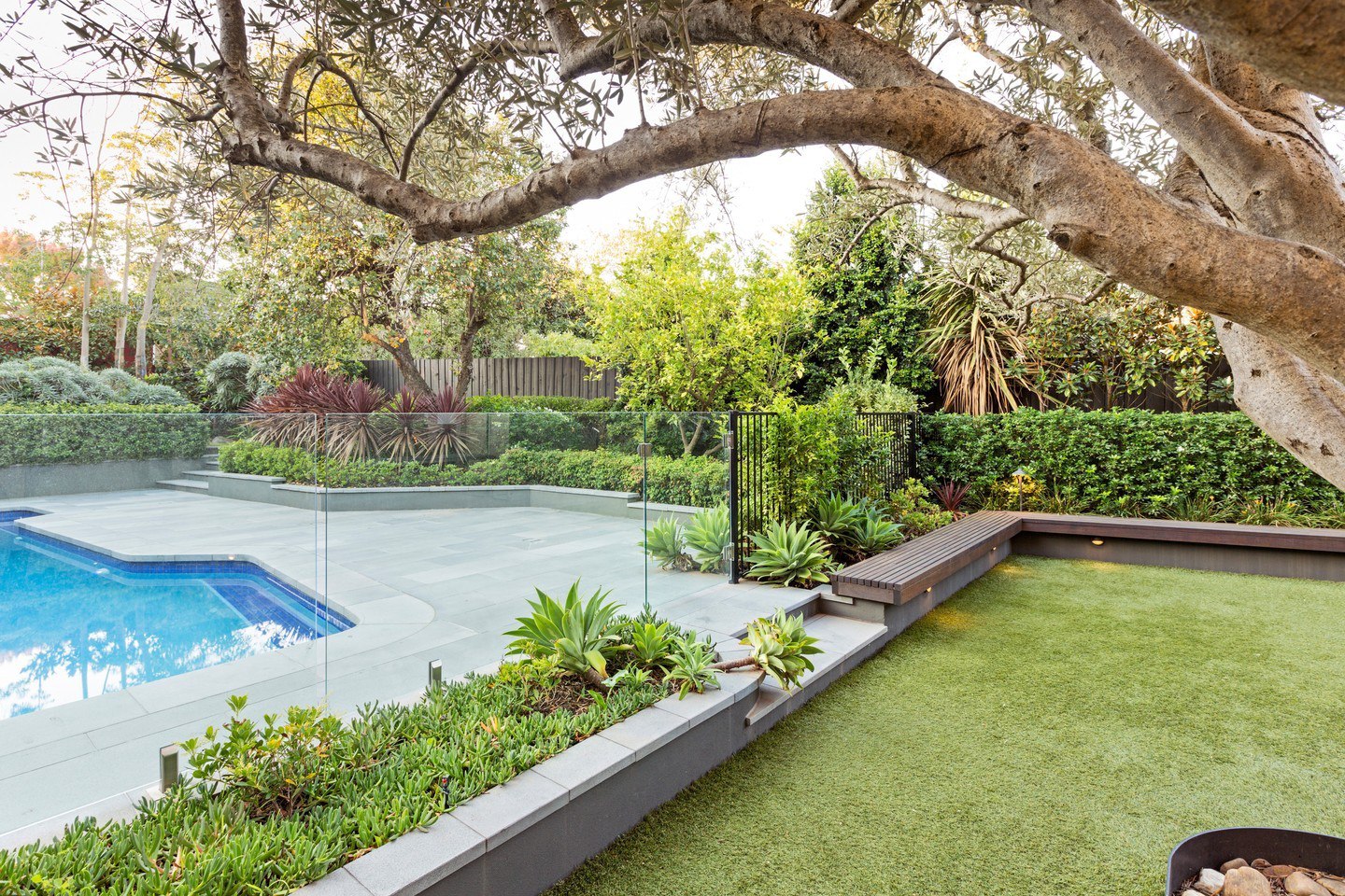 27 Pool Landscaping Ideas to Transform Your Backyard into a Paradise ...
