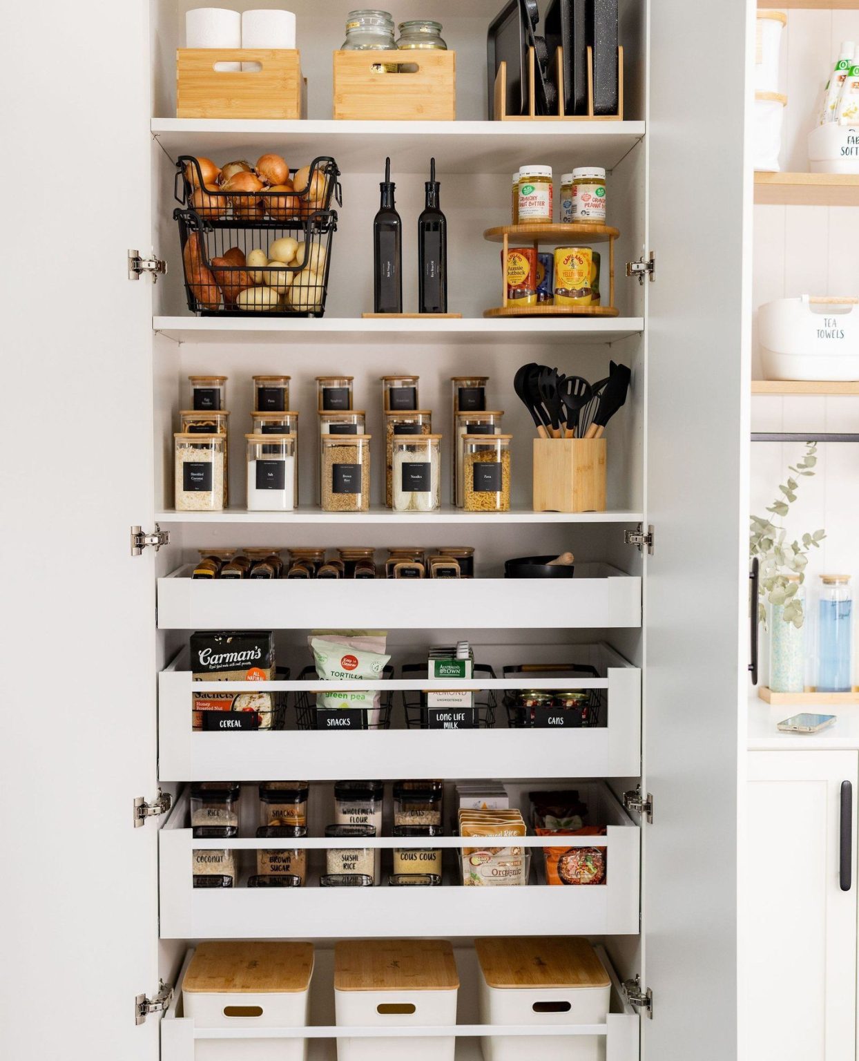 31 Small Pantry Ideas to Maximize Your Kitchen Space Efficiently ...