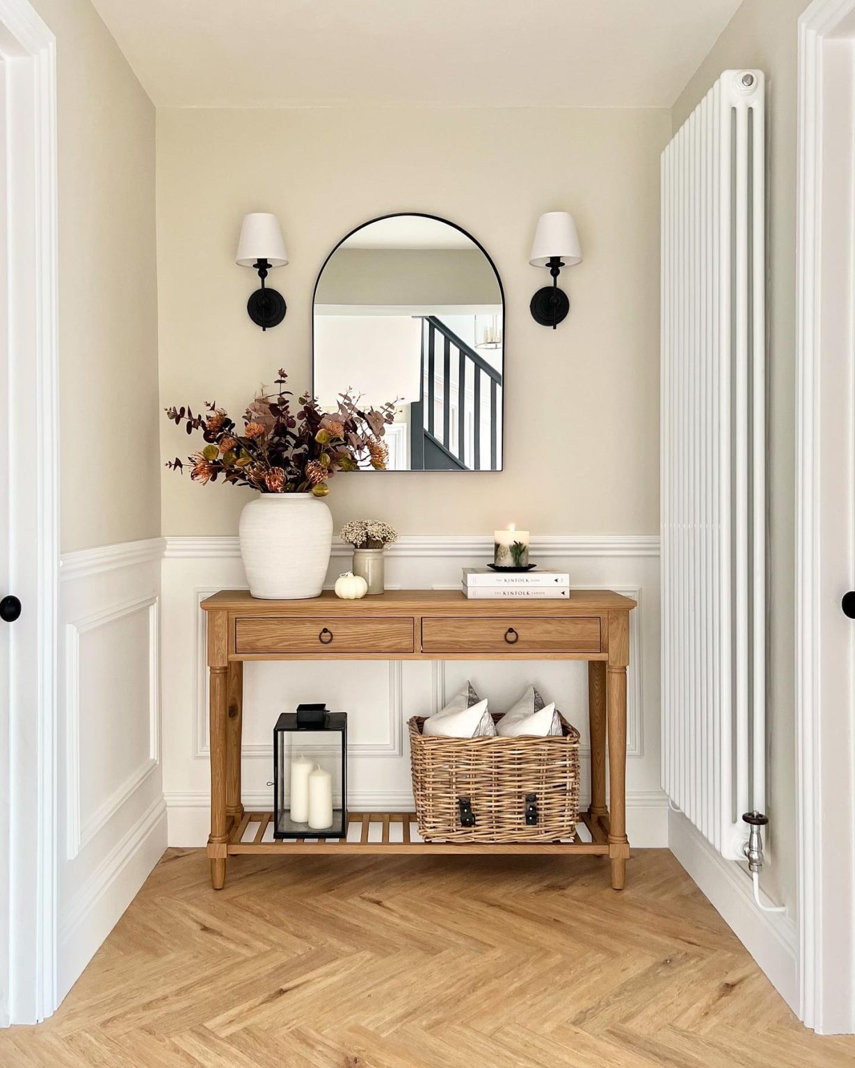 Top 35 Console Table Hallway Ideas for a Welcoming Home Entrance ...