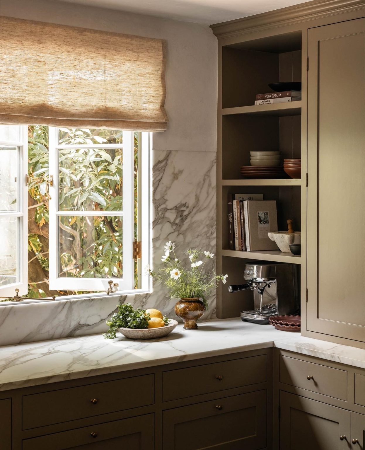 Top 30 Kitchen Window Ideas: Transform Your Space | Lively & Functional ...