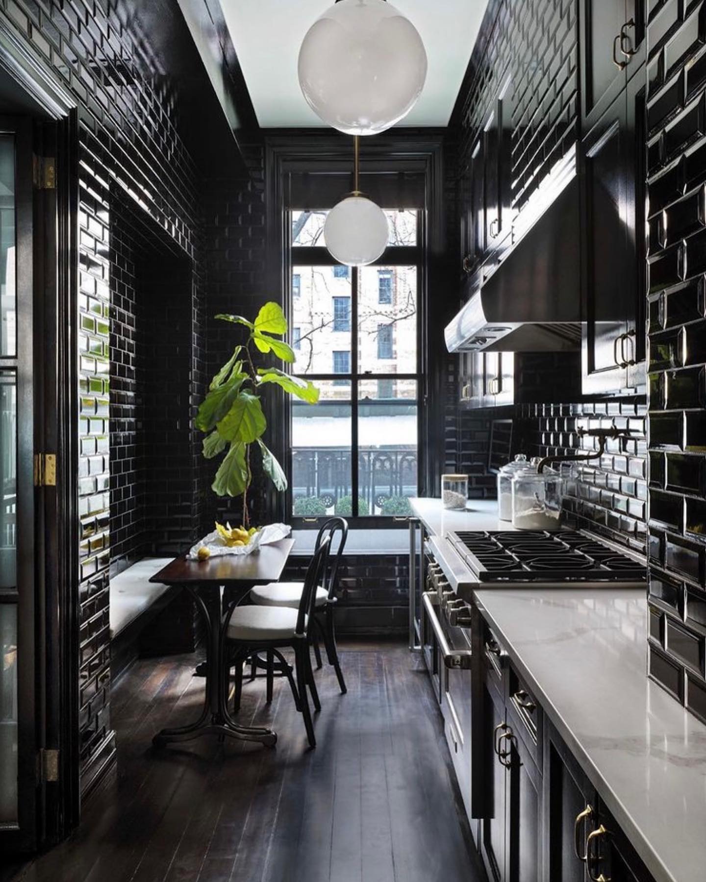 31 Black Kitchen Ideas for Chic & Versatile Cooking Spaces - placeideal.com