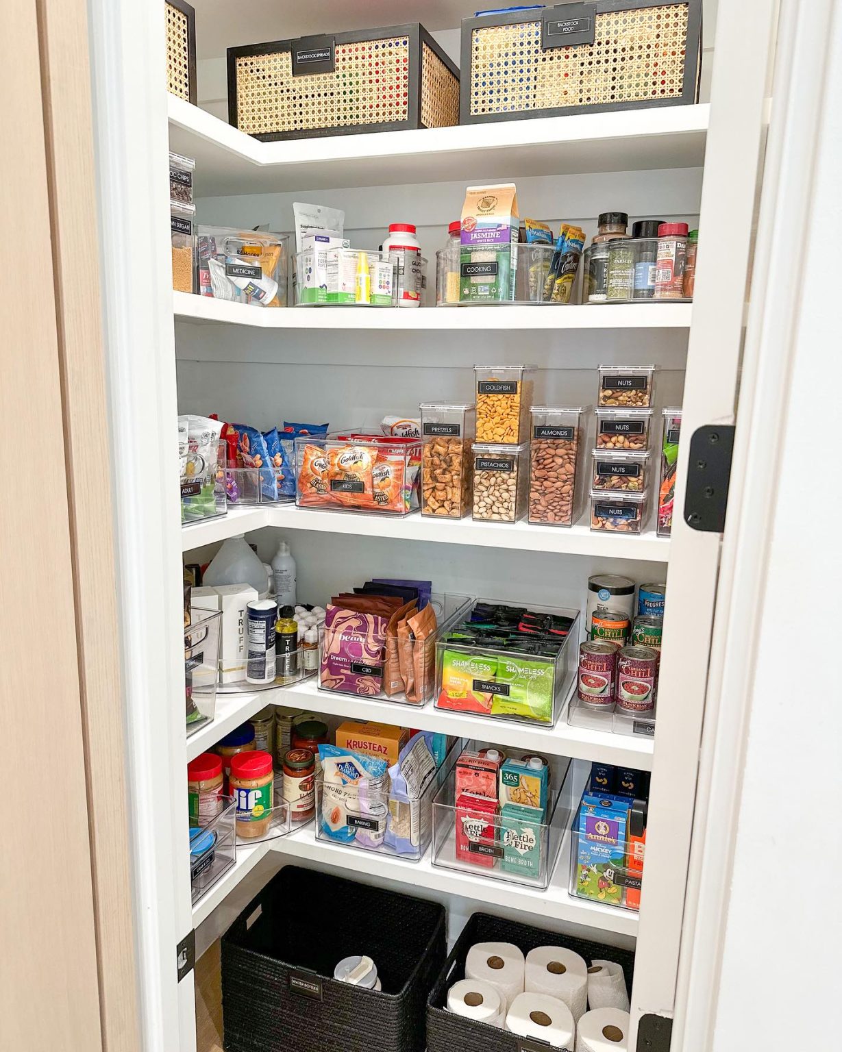 31 Small Pantry Ideas to Maximize Your Kitchen Space Efficiently ...