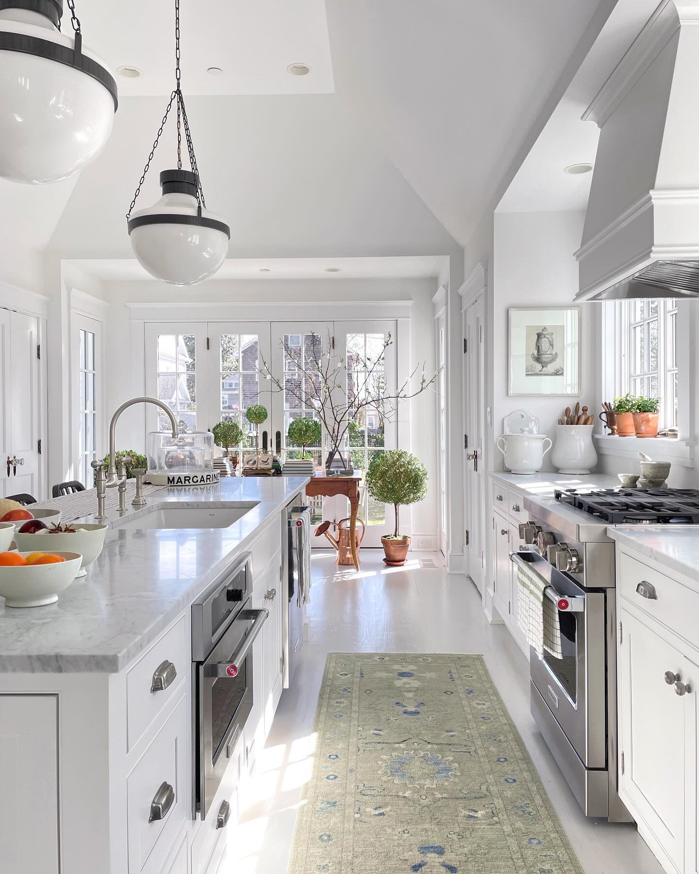 Top 30 Kitchen Window Ideas: Transform Your Space | Lively & Functional ...