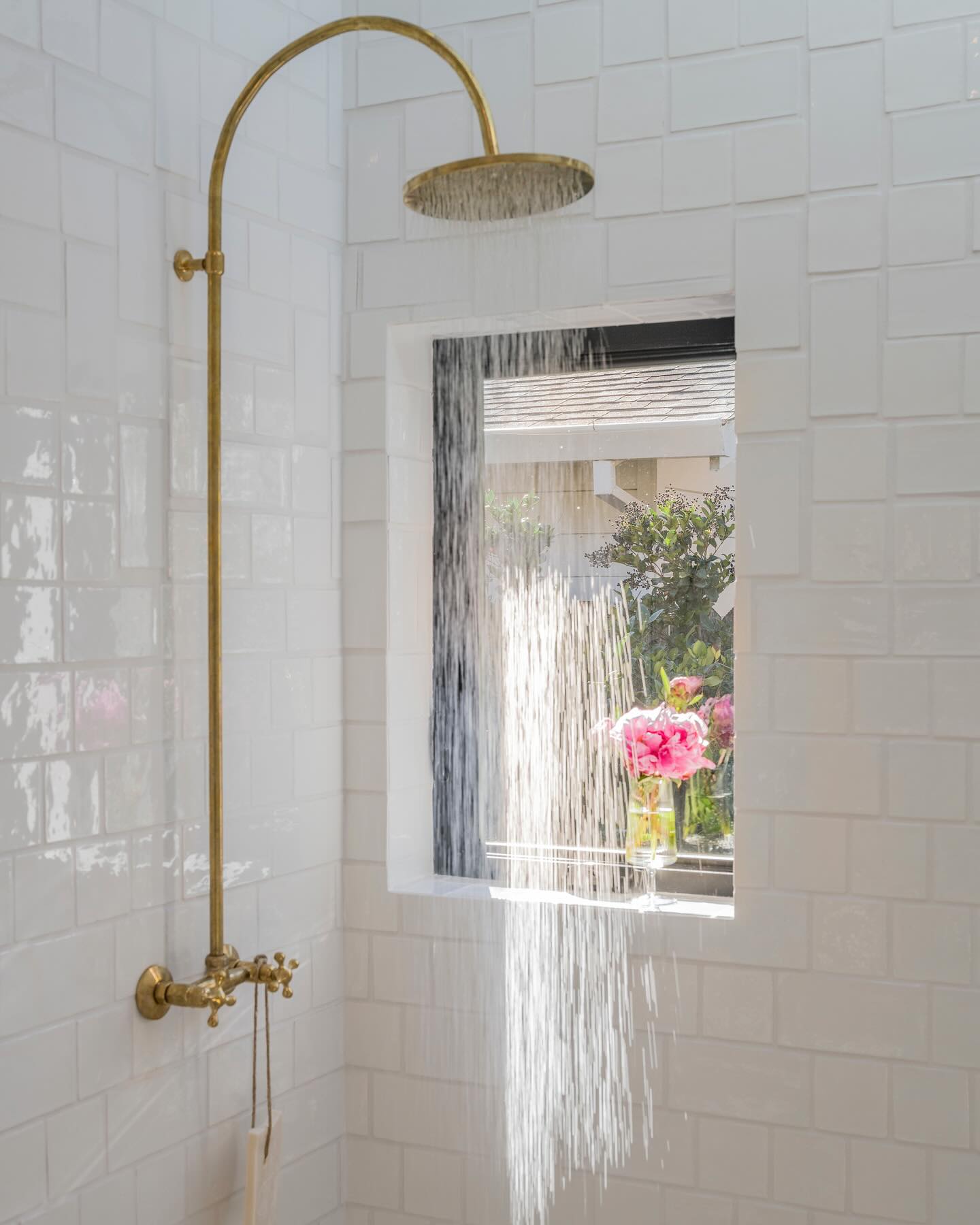 Unique Shower Tile Designs: 43 Inspirational Ideas for Your Bathroom ...